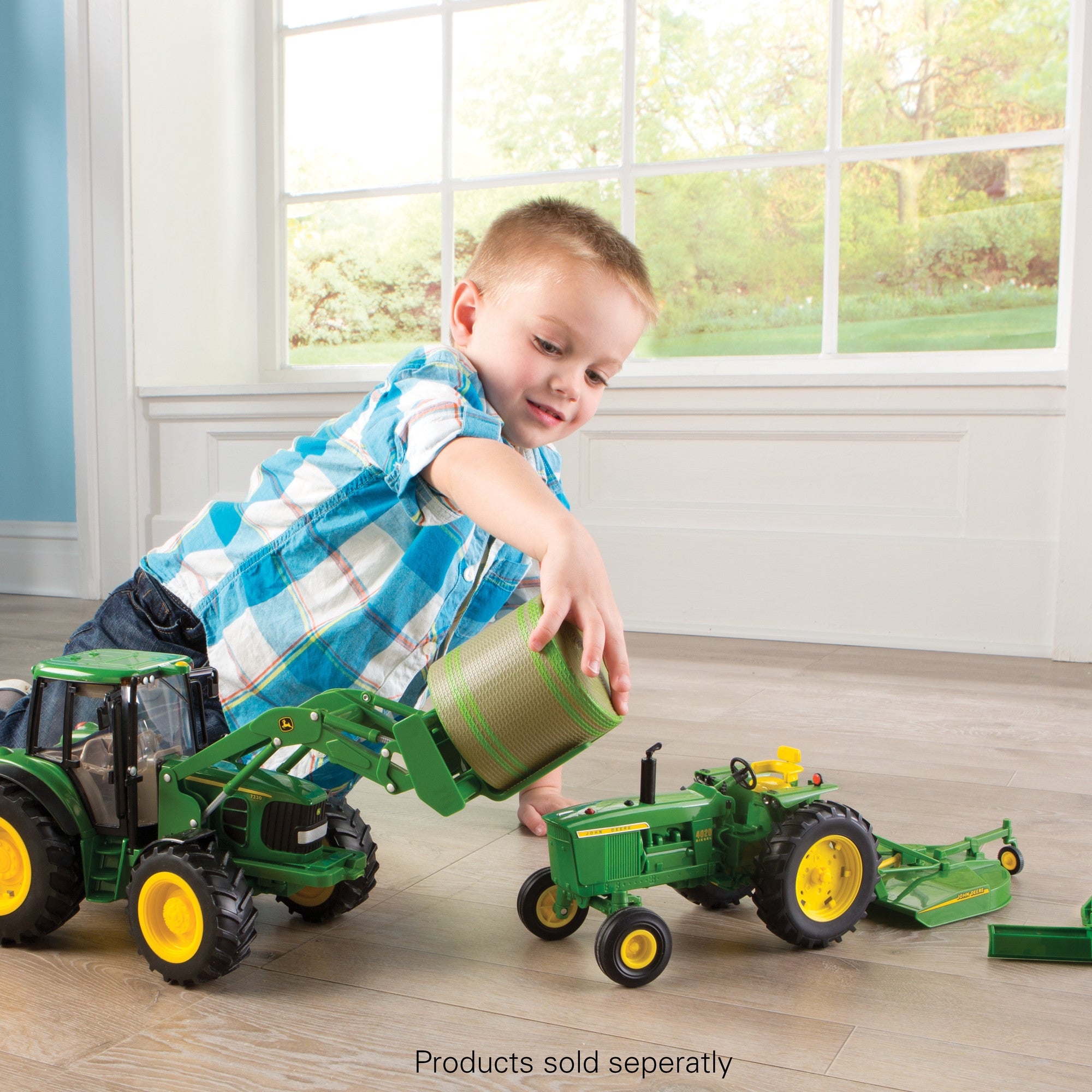 JOHN DEERE 1:16 7330 TRACTOR WITH FRONT BALE MOVER AND BALE – Toyworld ...