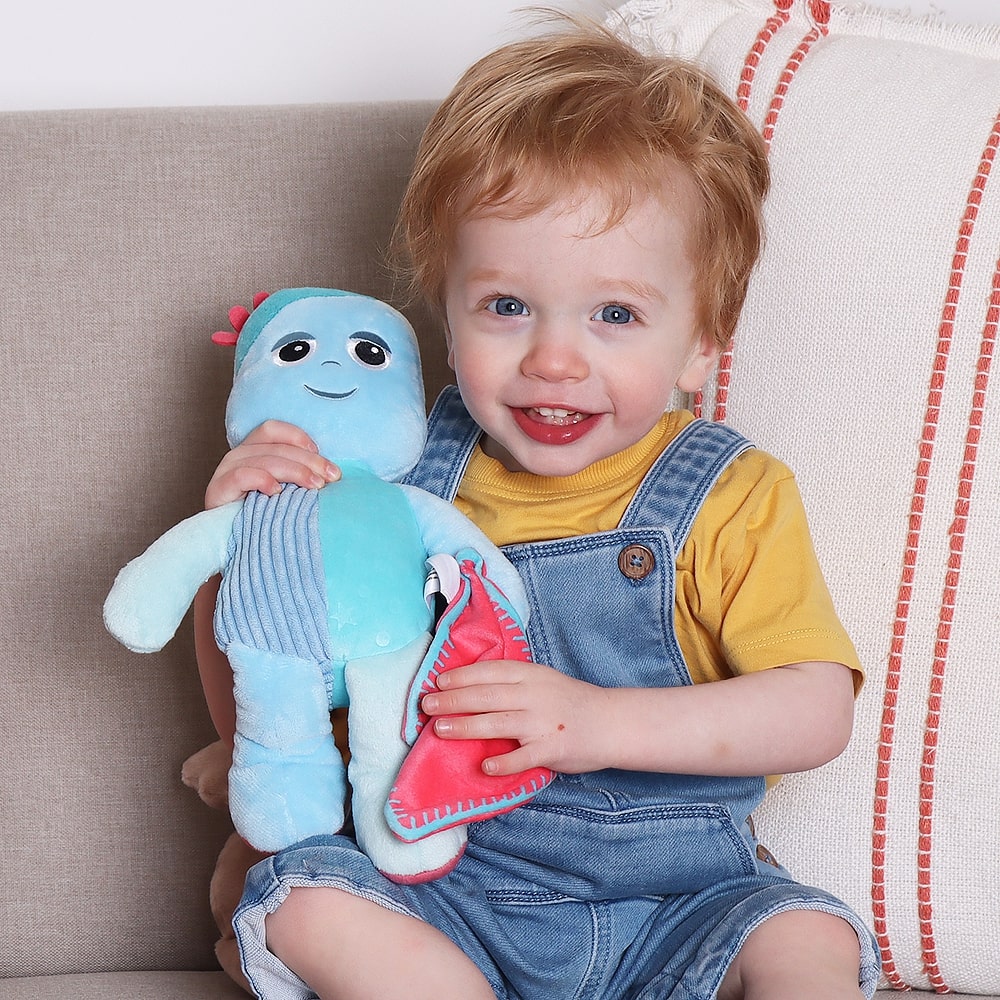 In The Night Garden Snuggle Singing Igglepiggle – Toyworld Australia