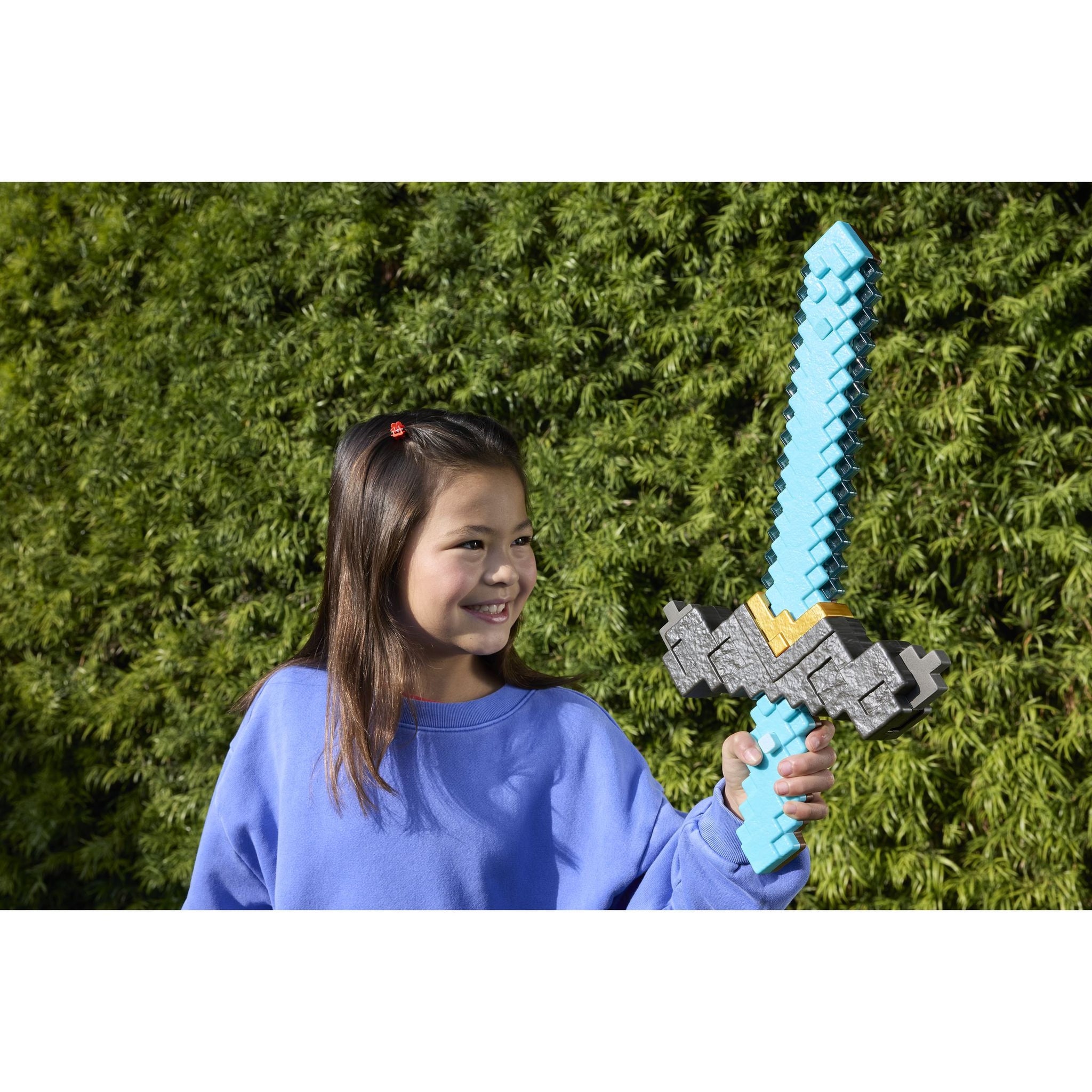 A Minecraft Movie Click and Switch Sword and Pickaxe – Toyworld Australia